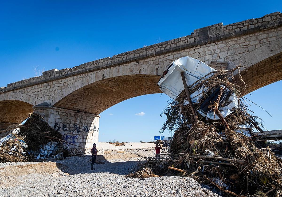 La rambla del Poyo desemboca en polígonos industriales | Las Provincias